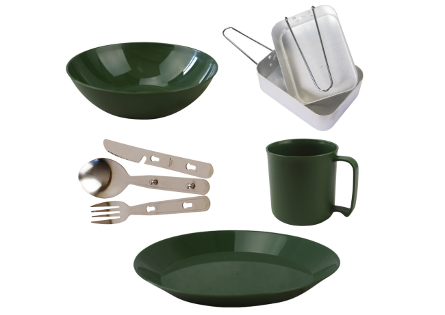Lightweight 8 piece mess set